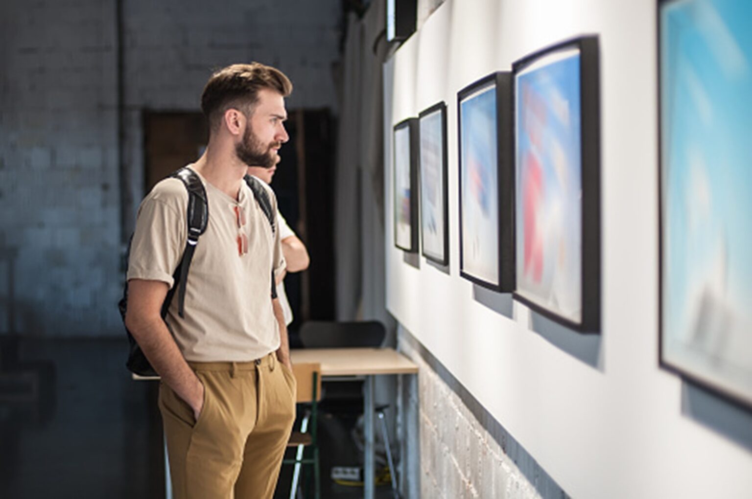 15 Museum Etiquette Errors While Traveling | How To Avoid Them?